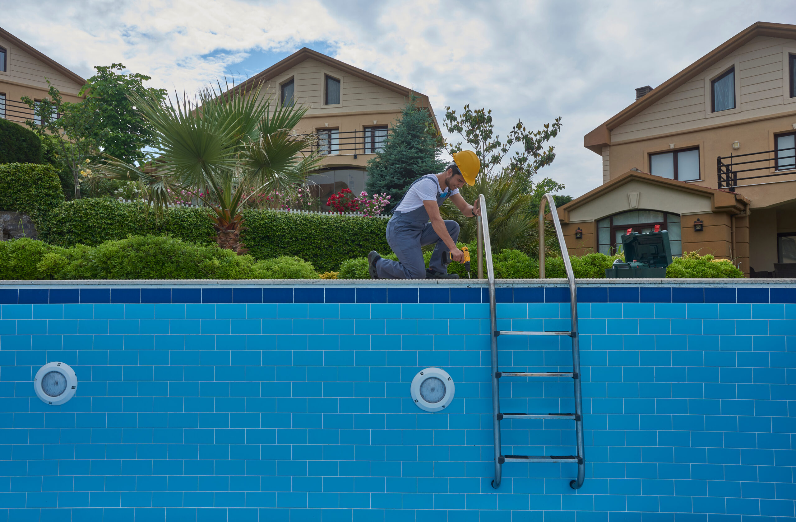 Working With Custom Pool Builders in Las Vegas | Triton Pools